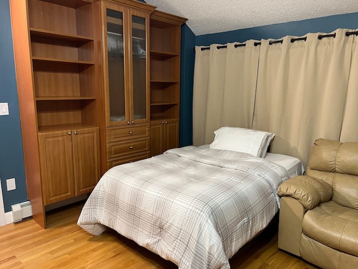 Cozy Studio Retreat - Media, PA