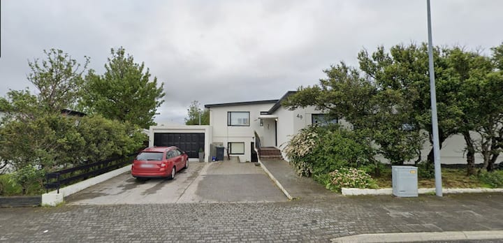 Excellent Location In Keflavík At Faxabraut 49. - Iceland