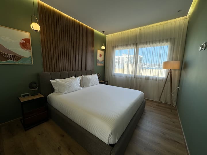 Stylish Apartment | 2 Min Walk To Beach & Marina - Tánger