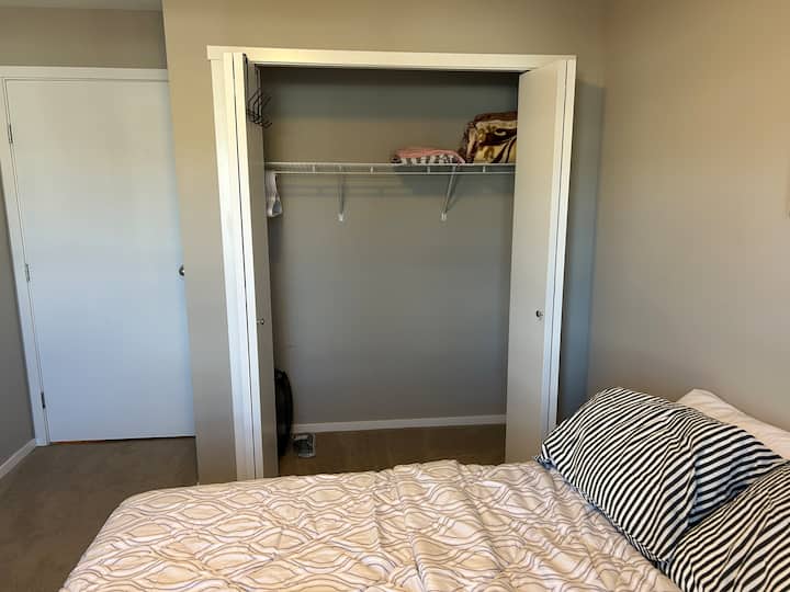 Private 1 Bed 1 Bath - Medicine Hat