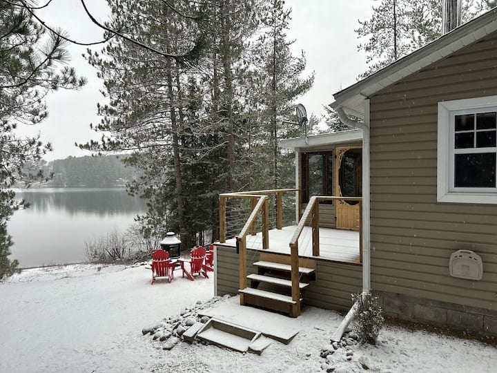 Cozy Bord De L’eau Privé, Foyers, Spa Pour 5! - Shawinigan