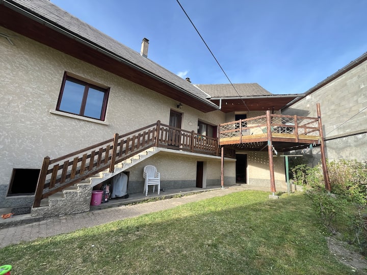 Charmante Maison De Famille Avec Superbe Vue - Valbonnais