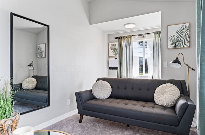 Cozy Home: Stylish & Cozy - Sedro-Woolley, WA