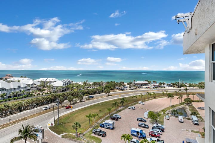 Penthouse Studio With Gulf Views - Bonita Springs, FL