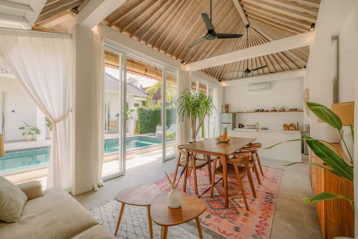 Hidden Gem 2br Villa Private Pool, Closed Living - Canggu