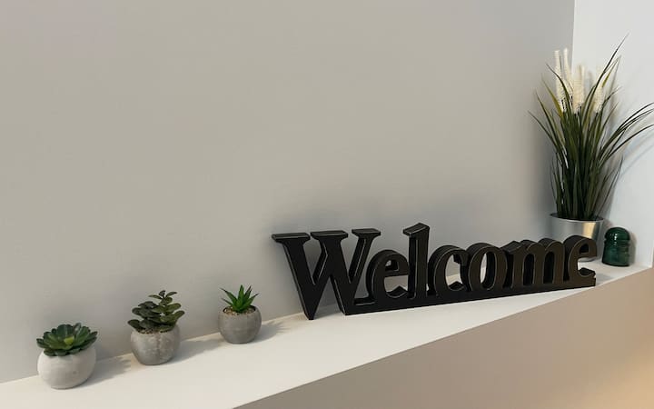 Clean, Quiet, Convenient; No Cleaning Fees - Ottawa
