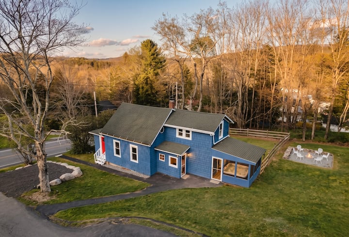 1930's Vintage Cabin · Hot Tub · Kohler Cabin - State of New York