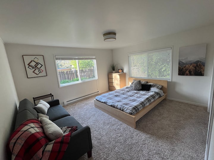 Coug’s Den On Upper Dr - Pullman, WA