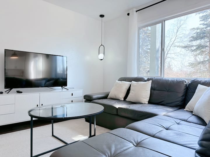 Heart Location New Apartment - Anchorage, AK