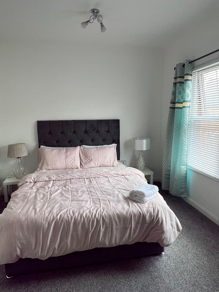 Cozy & Charming Room - Northampton, UK