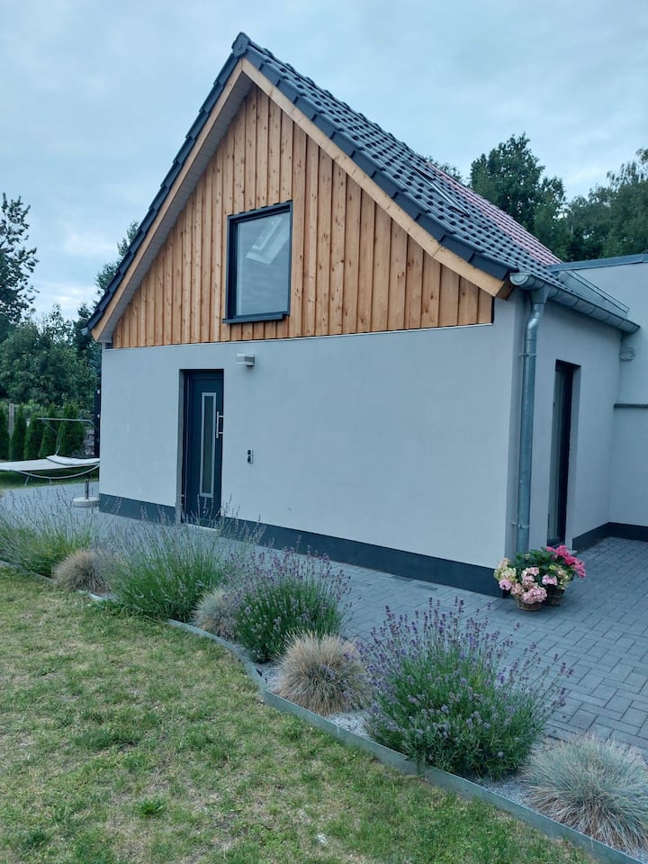 Tiny House Am See + Haupthaus Buchbar - Neustadt-Glewe