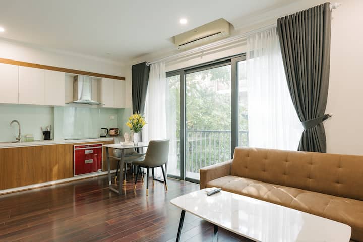 Big Balcony N Bathtub_fully Furnished_center Apt - Hanoi