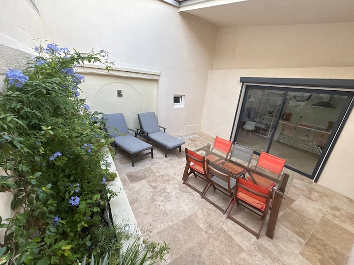 Maison Avec Cour – 450m Du Centre Ville De Cognac - Cognac