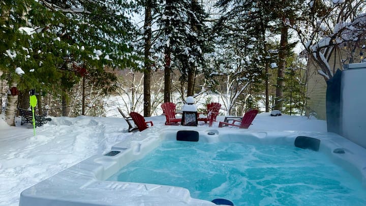 Le Chickadee: Cozy Winter, Hot Tub, Fireplace, Ski - Mont-Tremblant