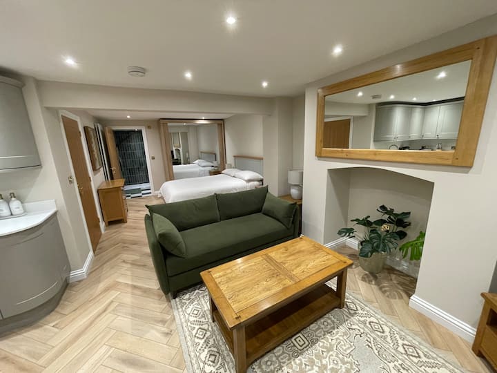 Studio Flat In Cheltenham - Cheltenham