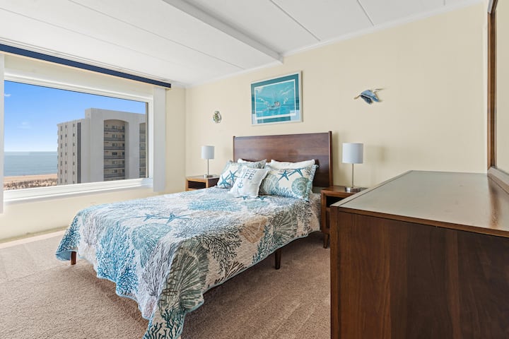 2 Bed Condo- Master Bedroom Ocean Views- Excalibur - Fenwick Island, DE