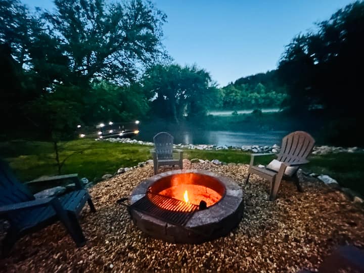 Riverfront Cabin W/ Firepit, Firewood & King Beds - Murphy, NC
