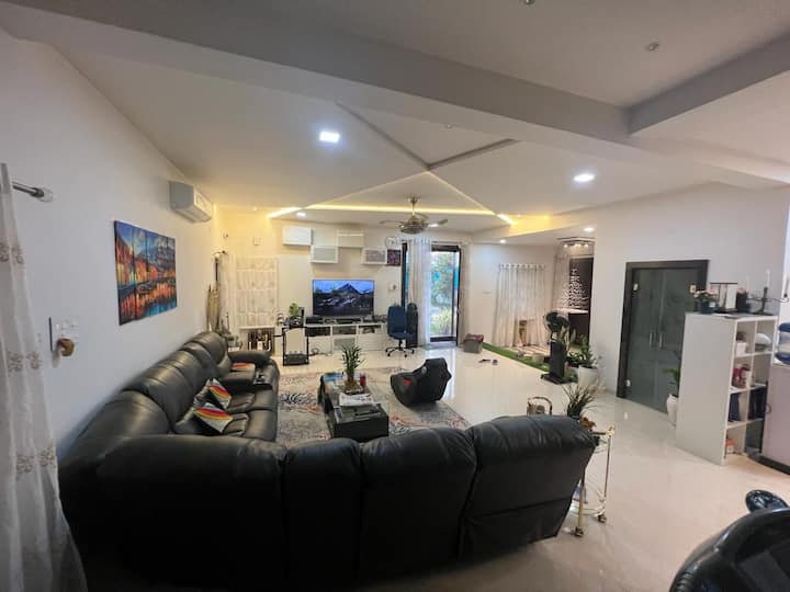 Pool Villa –Luxury -Perfect For Relax & Gatherings - Hyderabad