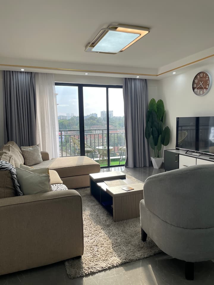 Fully Equipped 3br With Sunset Views In Kileleshwa - Nairobi