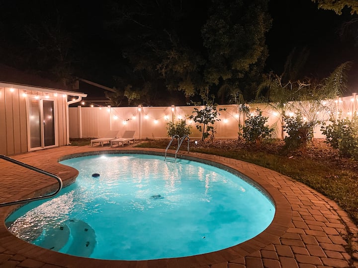 Heated Pool Near Beaches | Sleeps 10 & Mil Suite - 더네딘