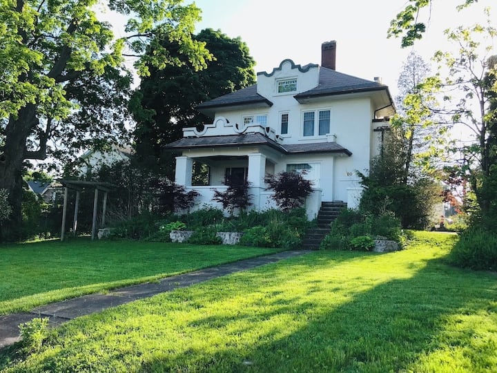 Riverside House - Niagara Falls