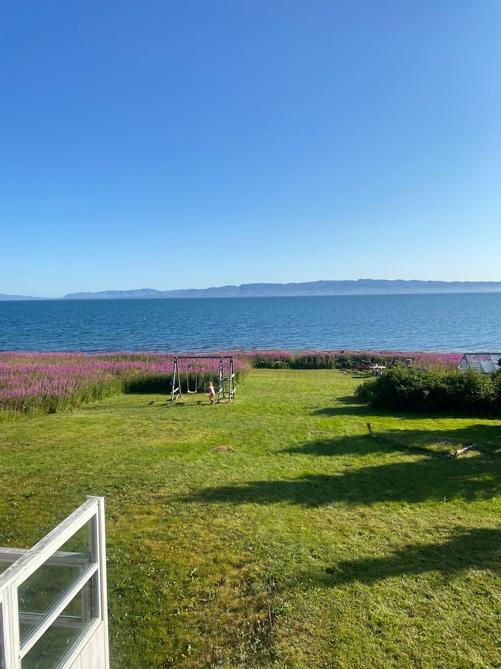 Koselig Tømmerhus Ved Sjøen - Vadsø
