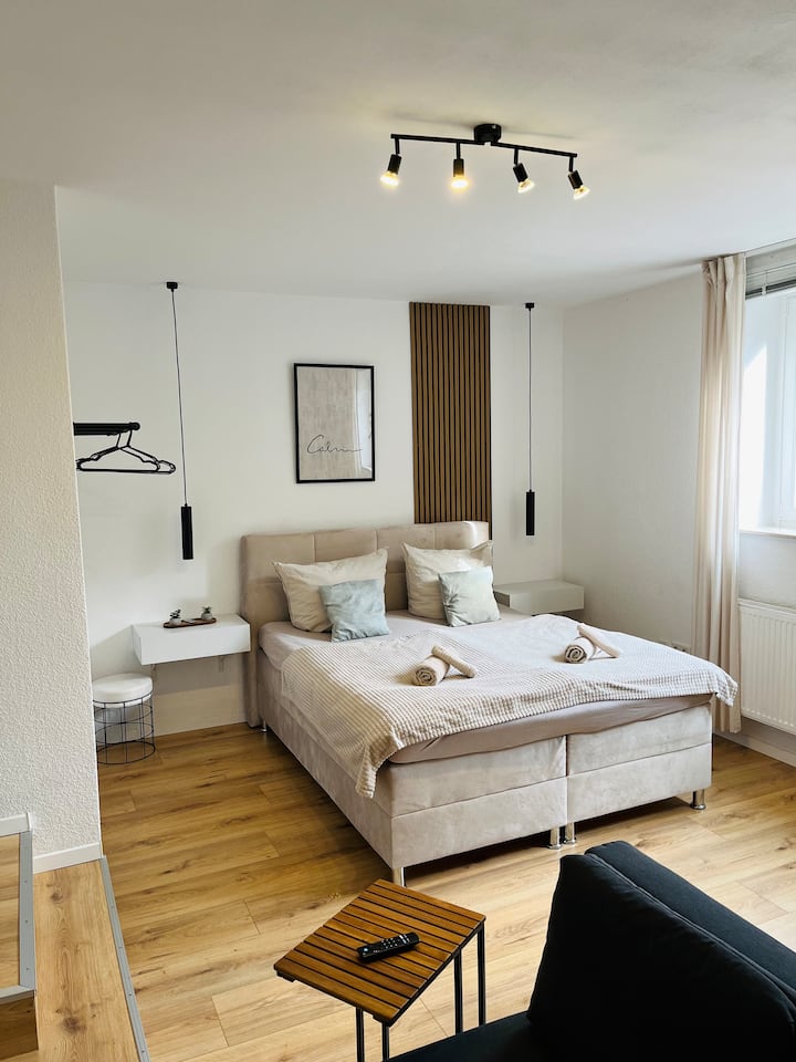 Over Night No.2: Studio | Netflix - Hannover