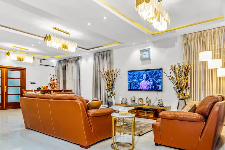 Luxury 3-bedroom Home, Wi-fi, Ac, Tv, Backup Power - Ghana
