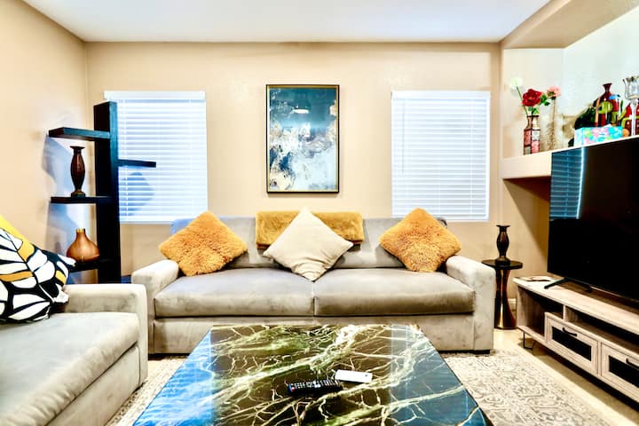 Luxurious 4bedroom House - Las Vegas