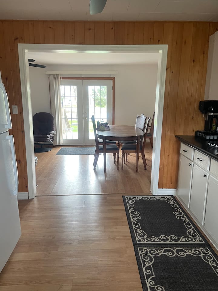 Green Acres Getaway - Campbellford