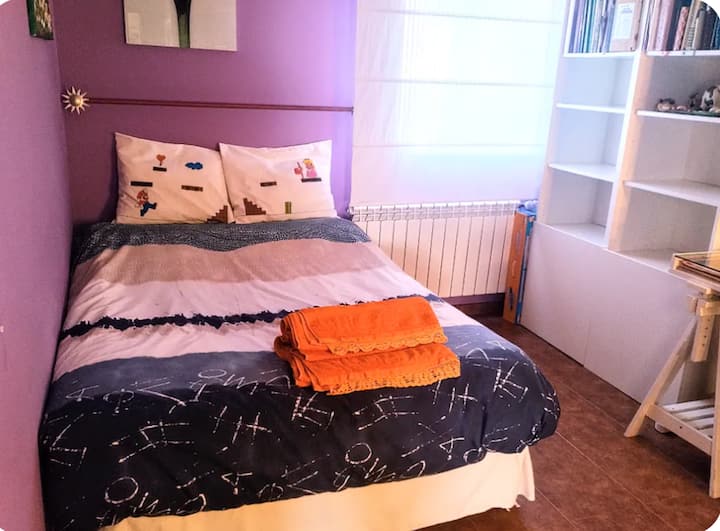 Amplia Habitación, Con Baño Privado - Salamanca, España