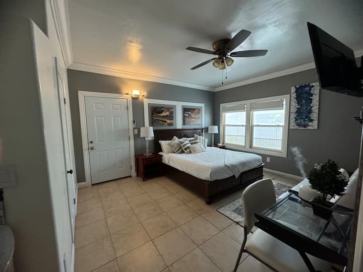 Victorian Home Studio At The Heart Of Santa Ana - Santa Ana, CA