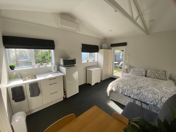 Private Sleepout. Long Stays Ok - Christchurch