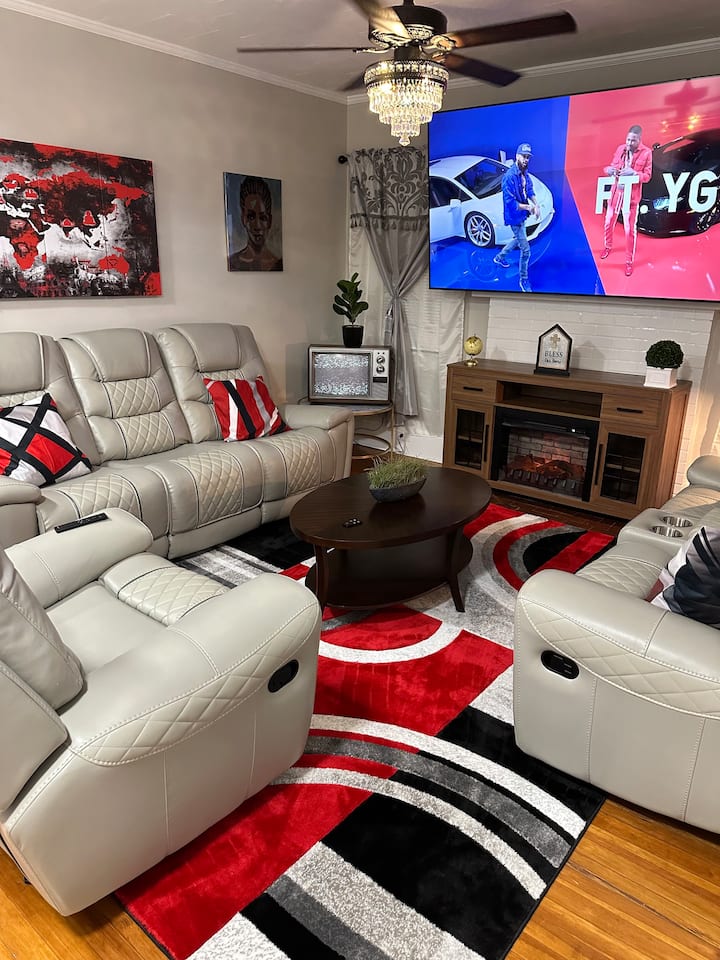 4 Beds | King | 85” Tv | 5min To Wssu & Downtown - Winston-Salem, NC