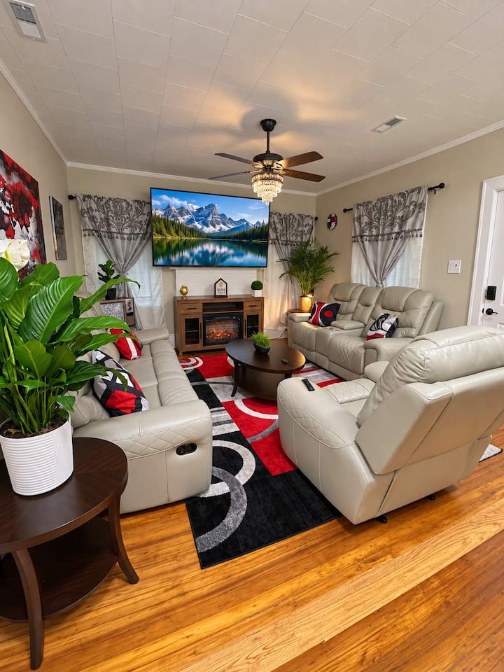 4 Beds | King | 85 Tv | 5min To Wssu & Downtown - Winston-Salem, NC