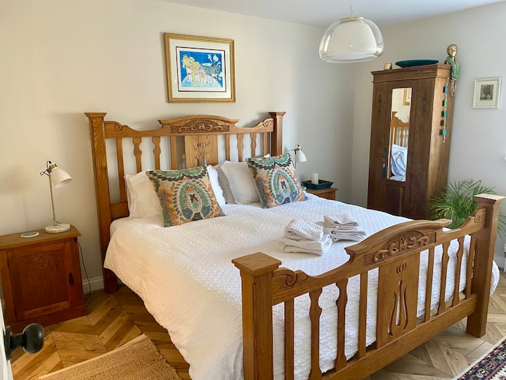 Stylish Home With Lake Views - Cheddar