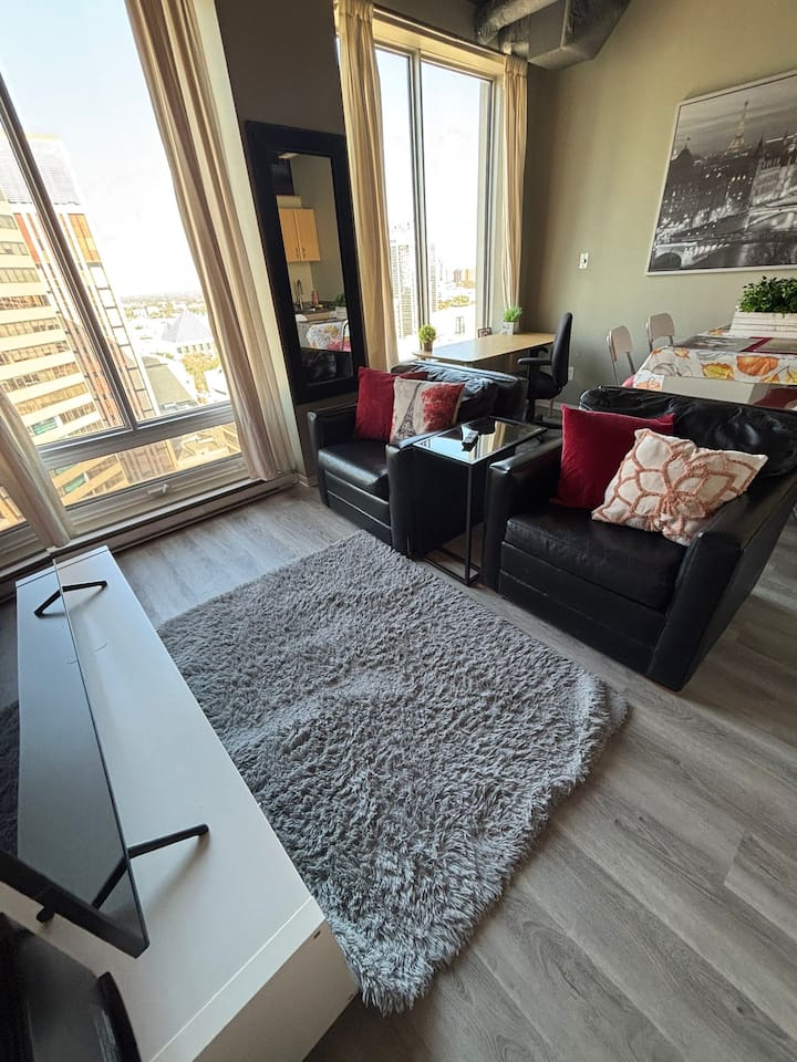 Stunning Sky View Loft On Jasper - Edmonton