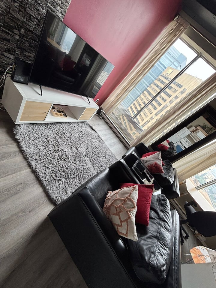 Stunning Sky View Loft On Jasper - Edmonton, Canada