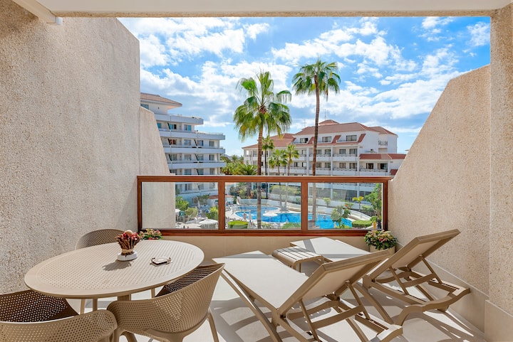 Sunny & Refurbished Studio, Pool View Las Americas - Los Cristianos