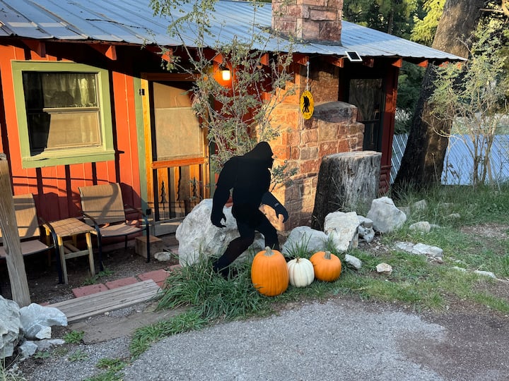 Bigfoot’s Bunkhouse! Walk On Over To Town! Dogs Ok - Cloudcroft, NM