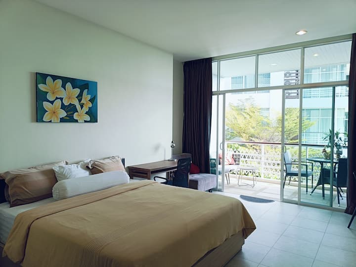 Sea View Karon Beach 400m Walk 51sqm Large Studio - Kata Beach