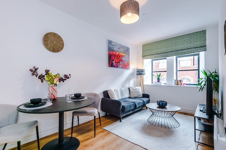 Modern Leeds City Apt • 2br 2ba By Station - Leeds