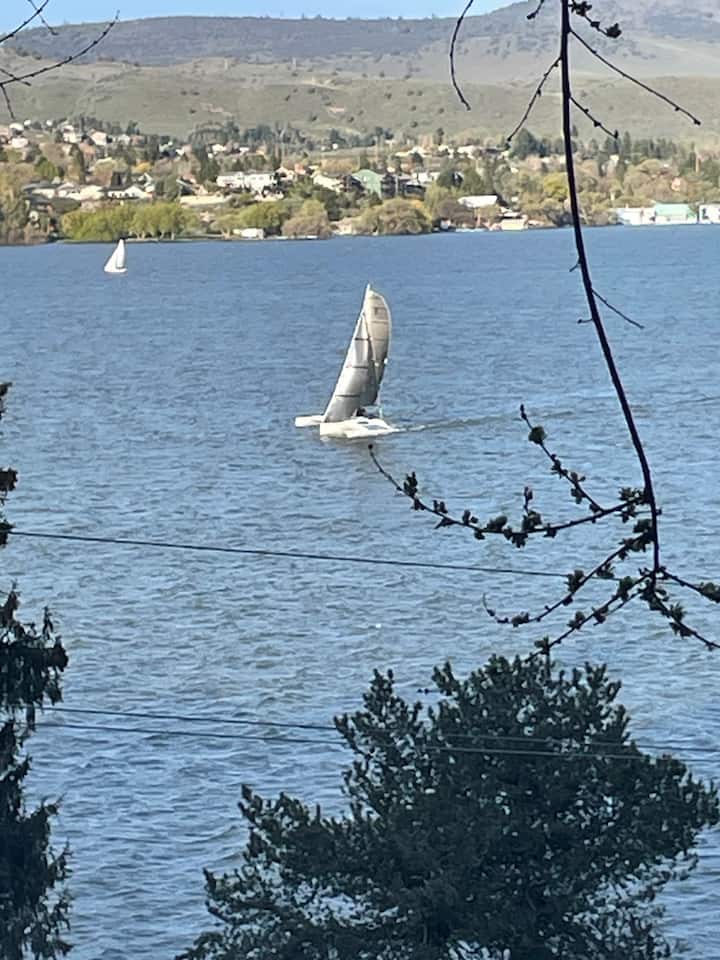 Ascending Views Of Klamath Lake - Klamath Falls, OR