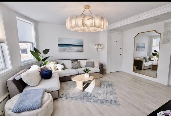 Luxurious Beachside Retreat - Brooklyn, NY