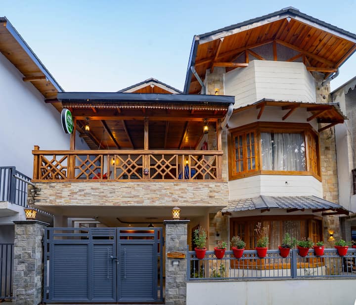Unravel-sukoon Villa Nainital 6bhk (Near Mall Rd) - ナイニタール