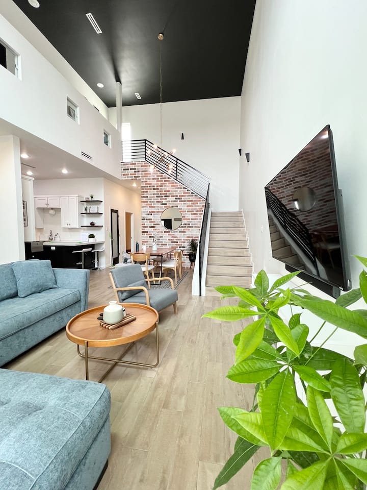 Summer Special! | Luxe 3 Br Townhome - McAllen