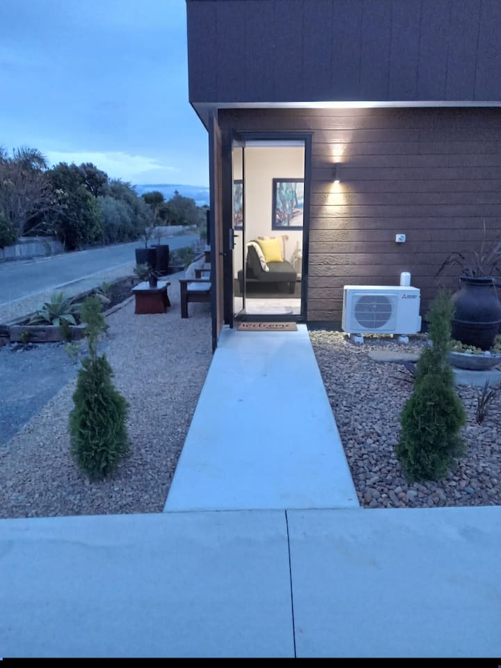 Bayview Station Airbnb - Napier, New Zealand