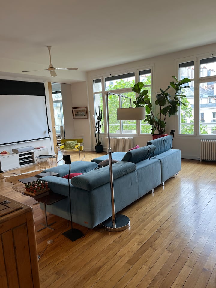 Chambre Dans Grand Appartement Familial Partagé - Paris