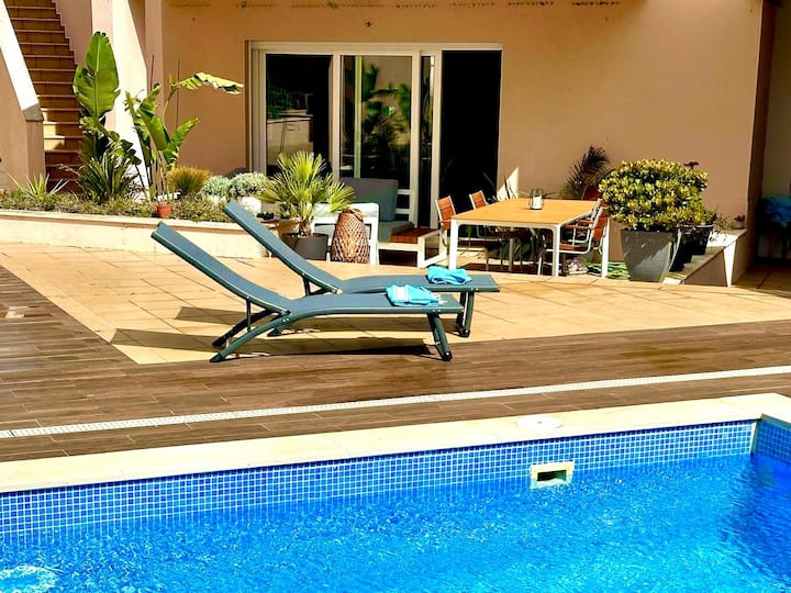 Cozy Modern Apartment With Pool Near Beach - Luz