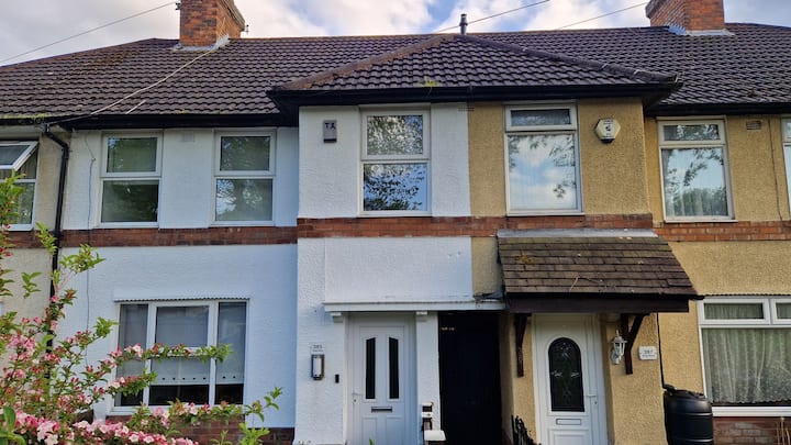 4 Bedroom House Great For That Family Getaway - Birmingham